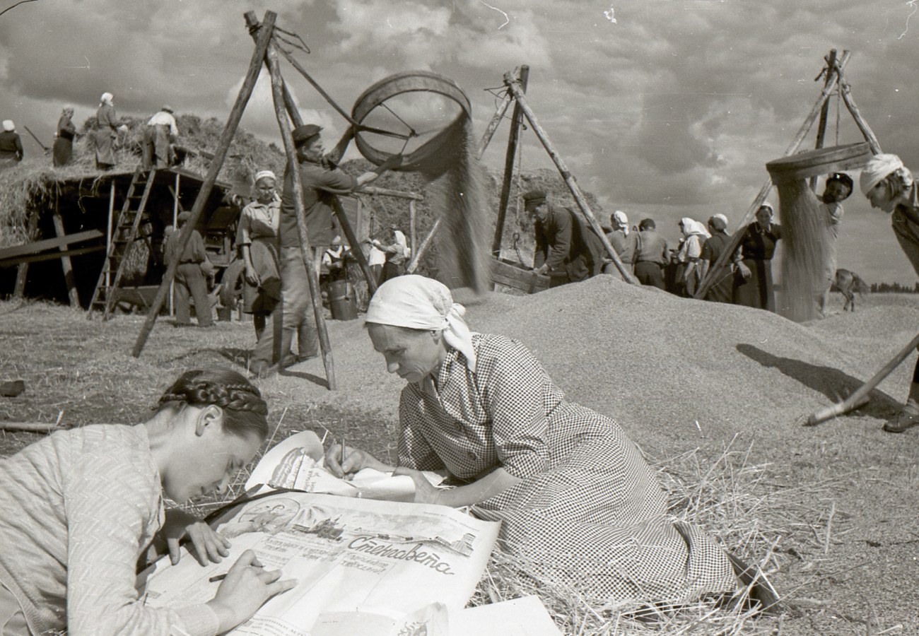 עידן הקולחוזים ברוסיה הסובייטית – תערוכת צילומים | רגעים היסטוריים
